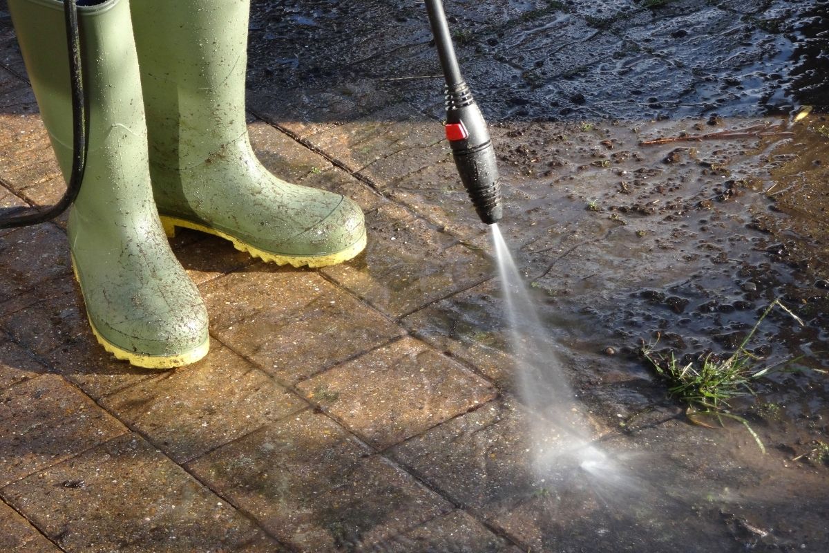 Sanitation Cleaning Bundaberg | Flood, Mould & Mud Pressure Washing